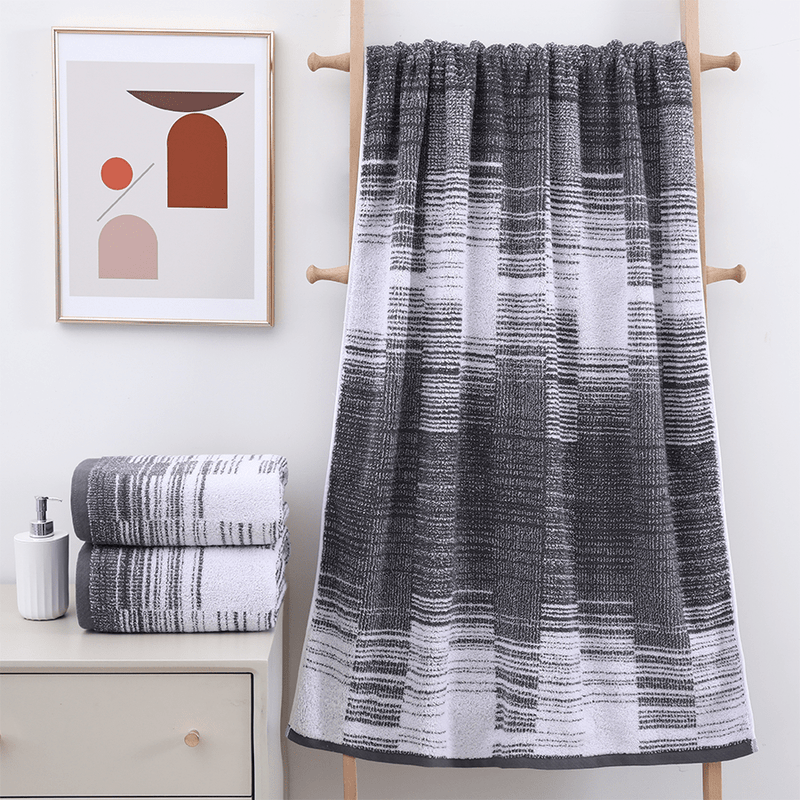 Esben Bath Towel